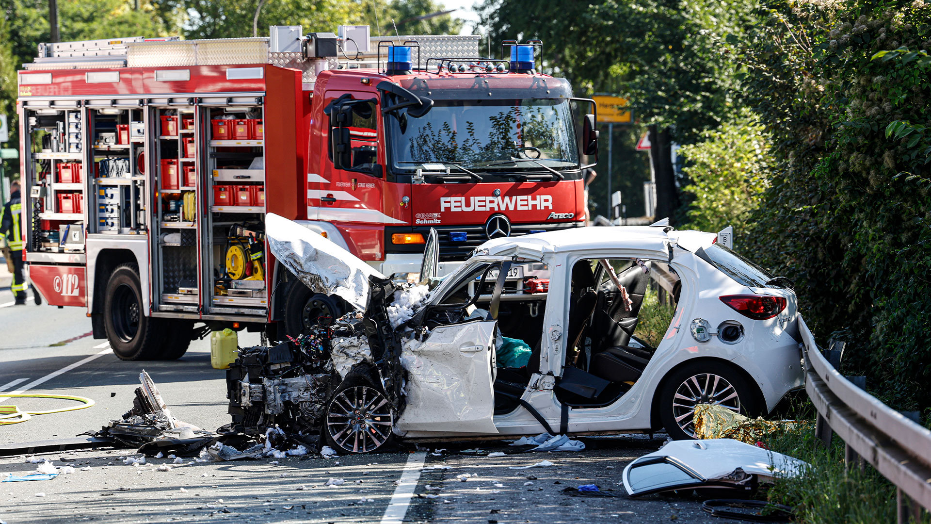 Schwerer Unfall auf der B7 in Hemer: Frau gerät in Gegenverkehr - Lokalstimme.de